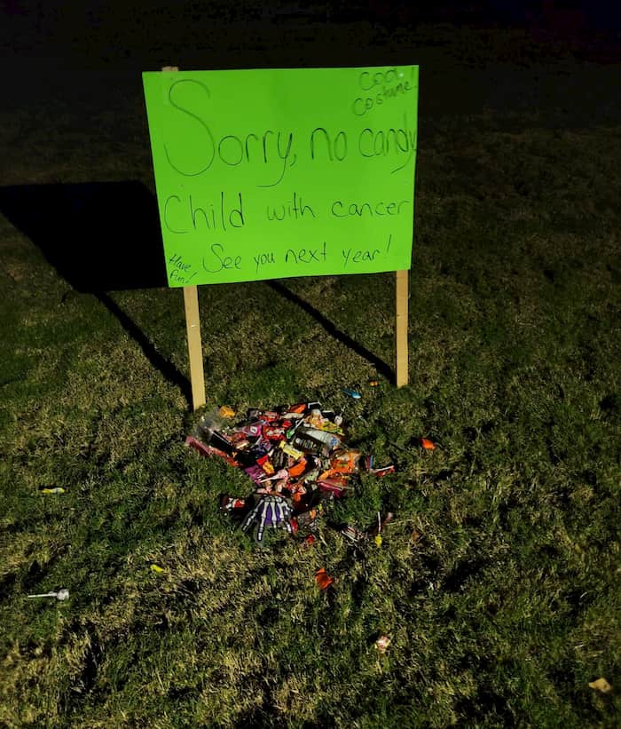 Family Put Up Sign 'No Candy. Child with Cancer', Then Kids Leave Piles ...
